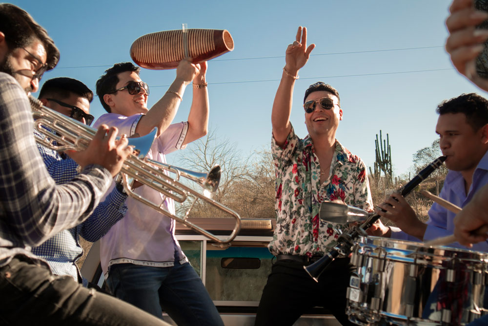 ¡FIESTA, FIESTA! CON LOS 2 DE LA S – Lizos Music